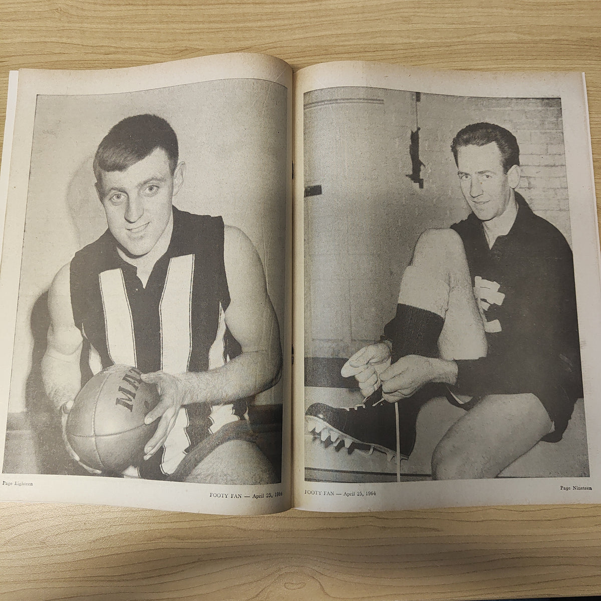 Footy Fan 1964 Vol. 2, No.1 Football Magazine – Shields Stamps & Coins